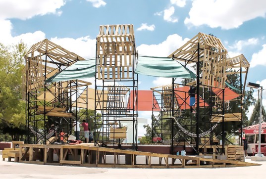 15 Kreasi Scaffolding Tubular ini adalah karya Seni Pipa Mengagumkan